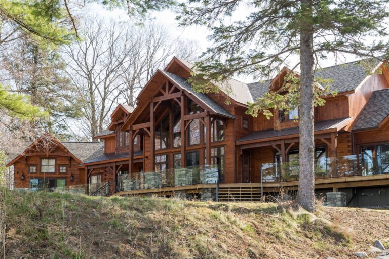 The Cedarhurst - 1867 Confederation Log and Timber Frame