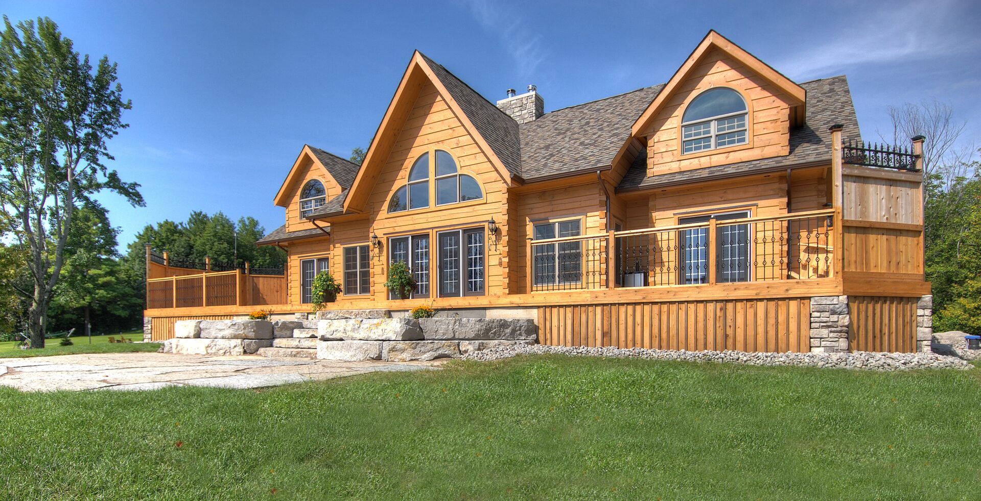 The Victoria - 1867 Confederation Log and Timber Frame